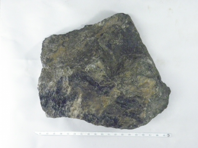 灰重石・スカルン鉱物 (Scheelite・Zoned skarn)｜いわきデジタルミュージアム